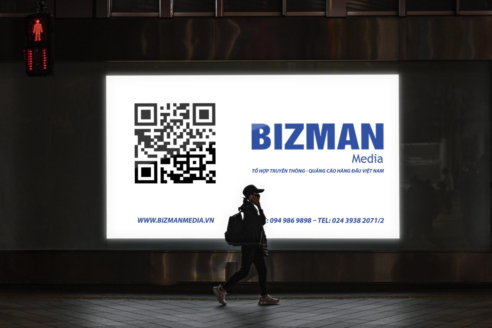 Quảng cáo ngoài trời tích hợp QR code